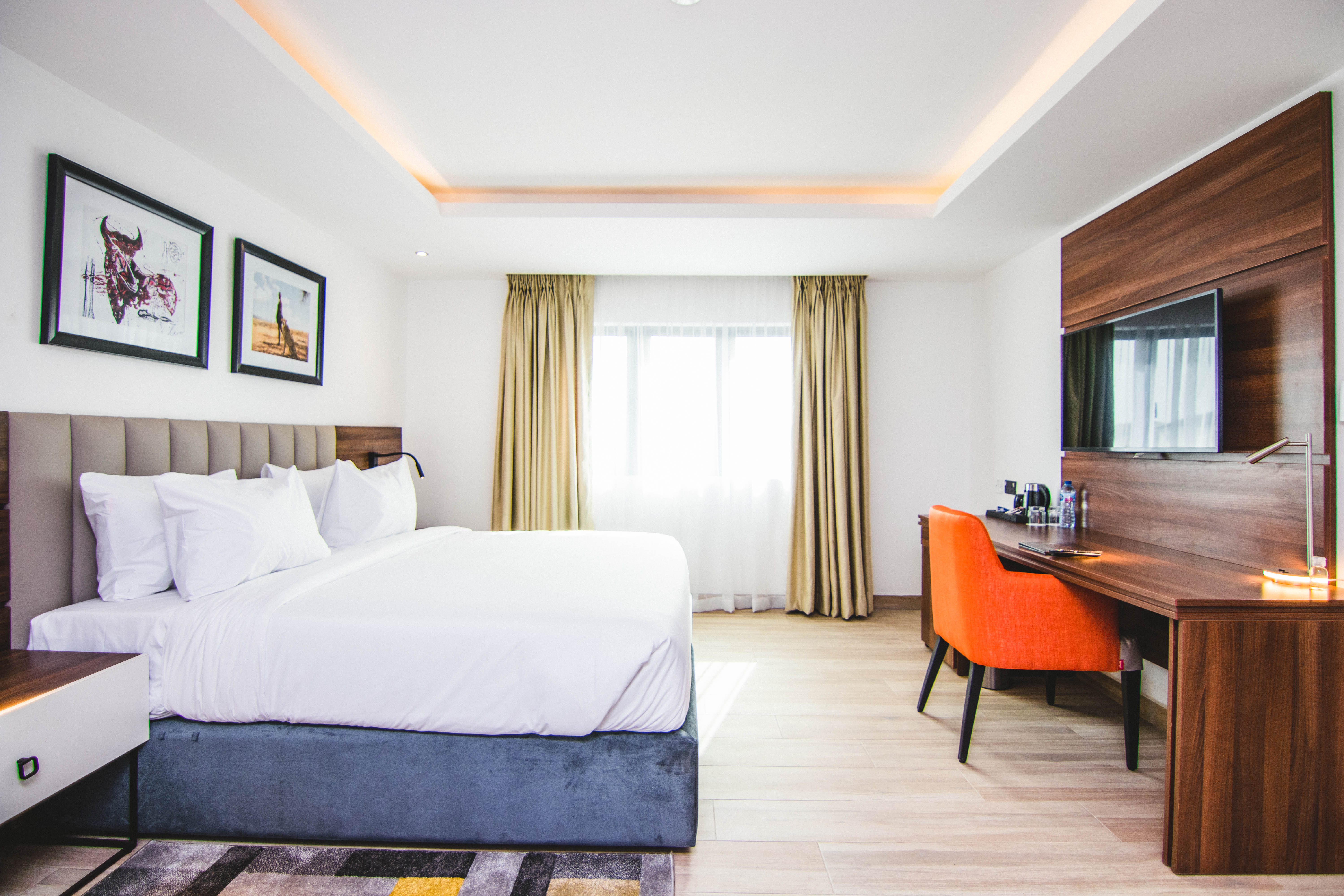 Deluxe Room – The Safron Hotel